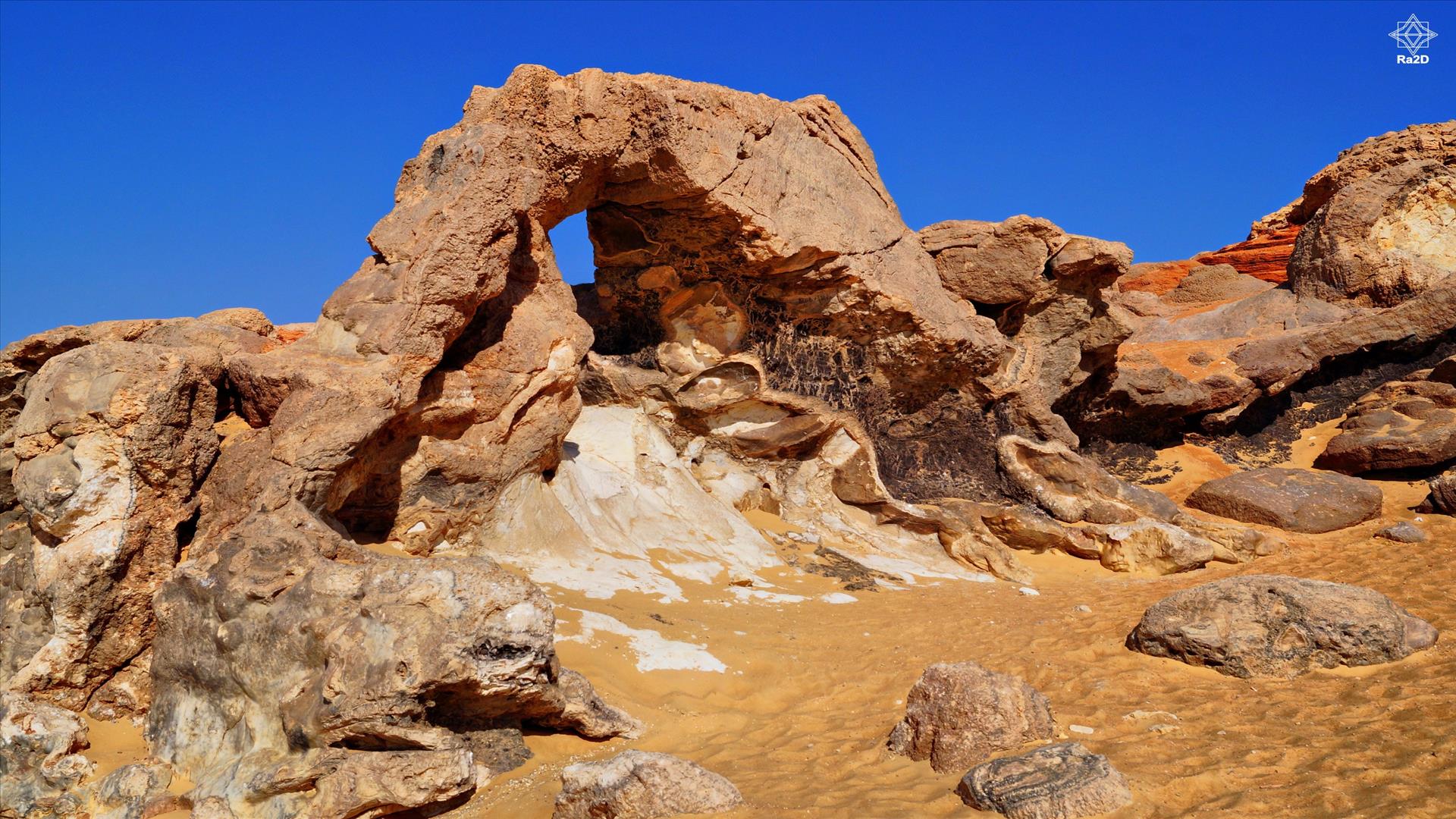 Egypt-Bahariya-Oasis-Crystal-Mountain-Ra2D - Exclusive Wallpapers | Ra2D